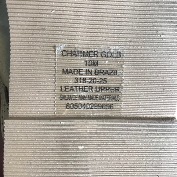 SO | Shoes | Gold Flip Flops | Poshmark